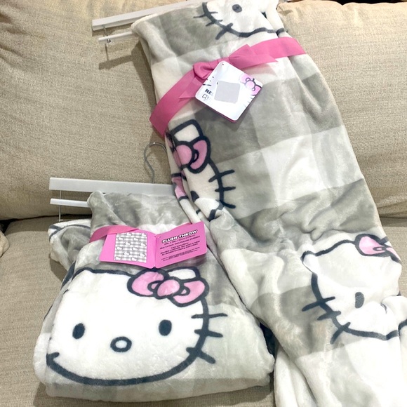 Hello Kitty | Bedding | Hello Kitty Sanrio Plush Viral Tiktok Throw ...
